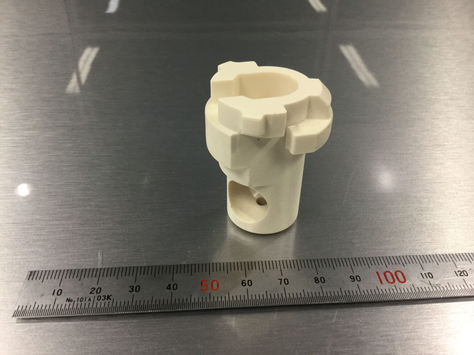 PPS樹脂（ポリフェニレンサルファイド）の切削加工 | 樹脂・金属切削加工.com